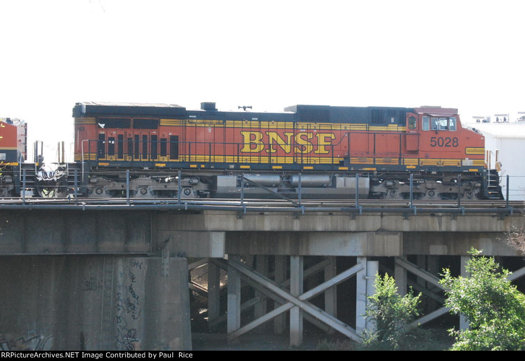 BNSF 5028